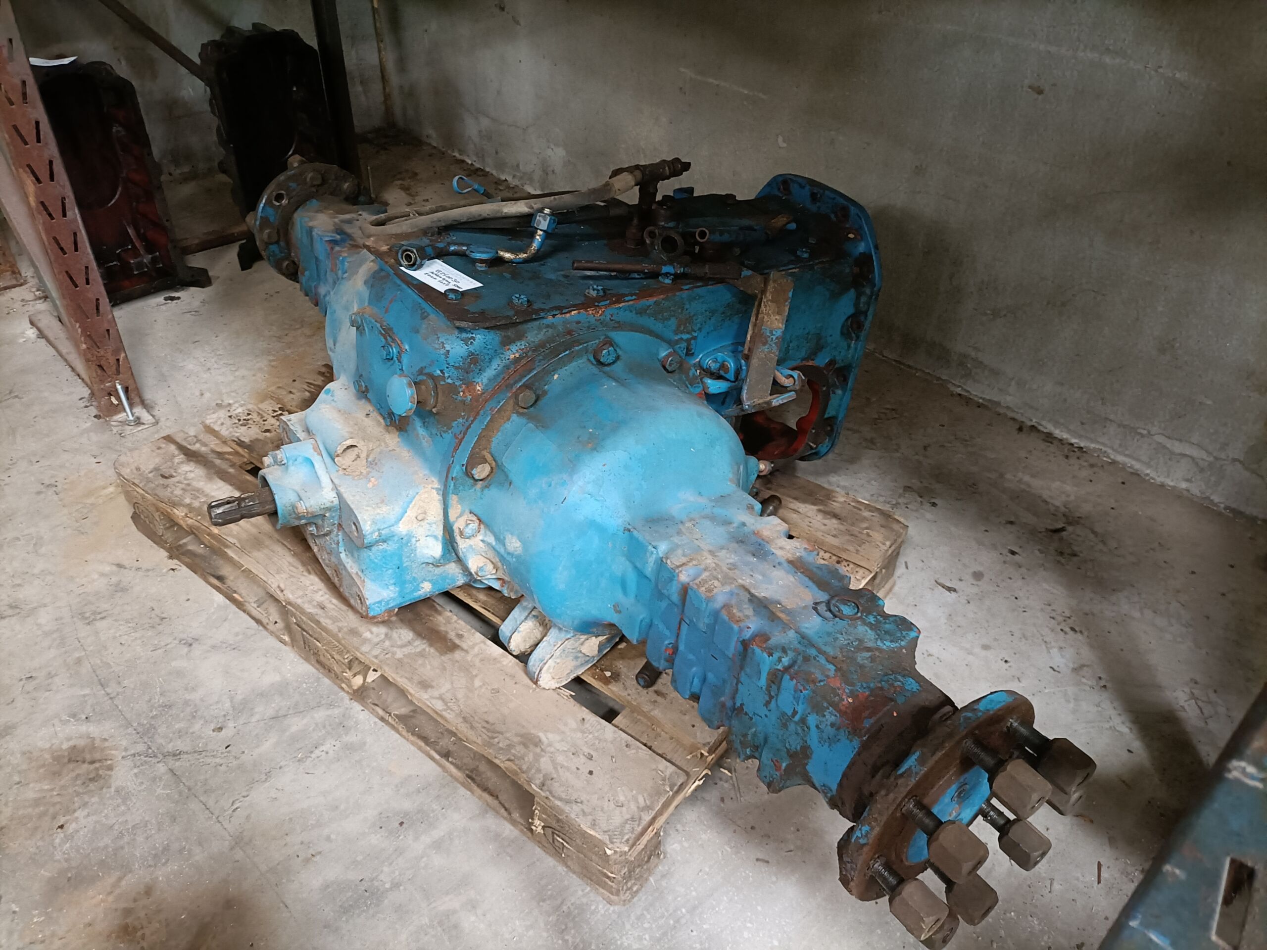 Ford 5000 Rear Axle - Beukeveld Exports BV
