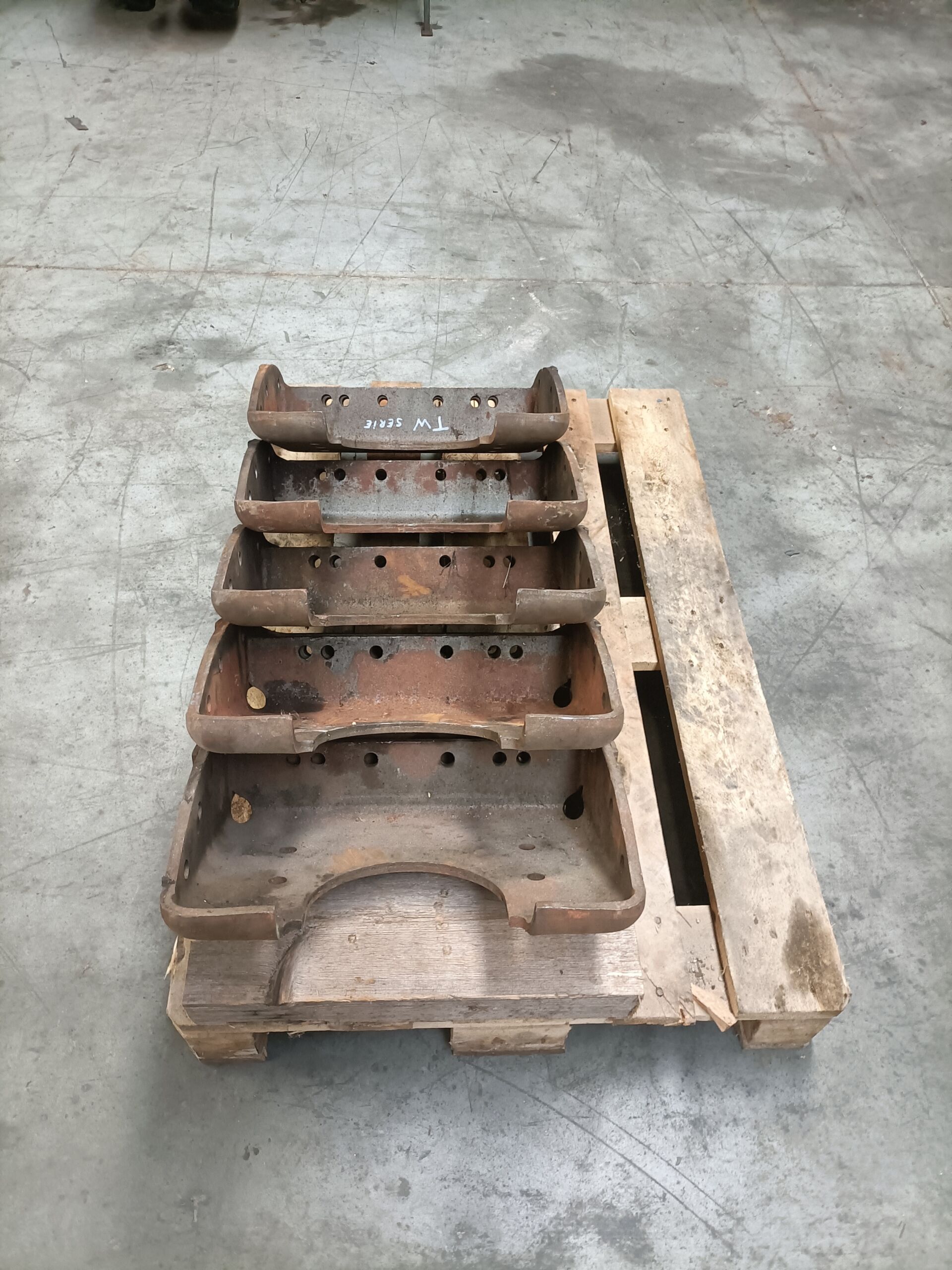 Ford Drawbar Bracket Hook TW Series (6) - Beukeveld Exports BV