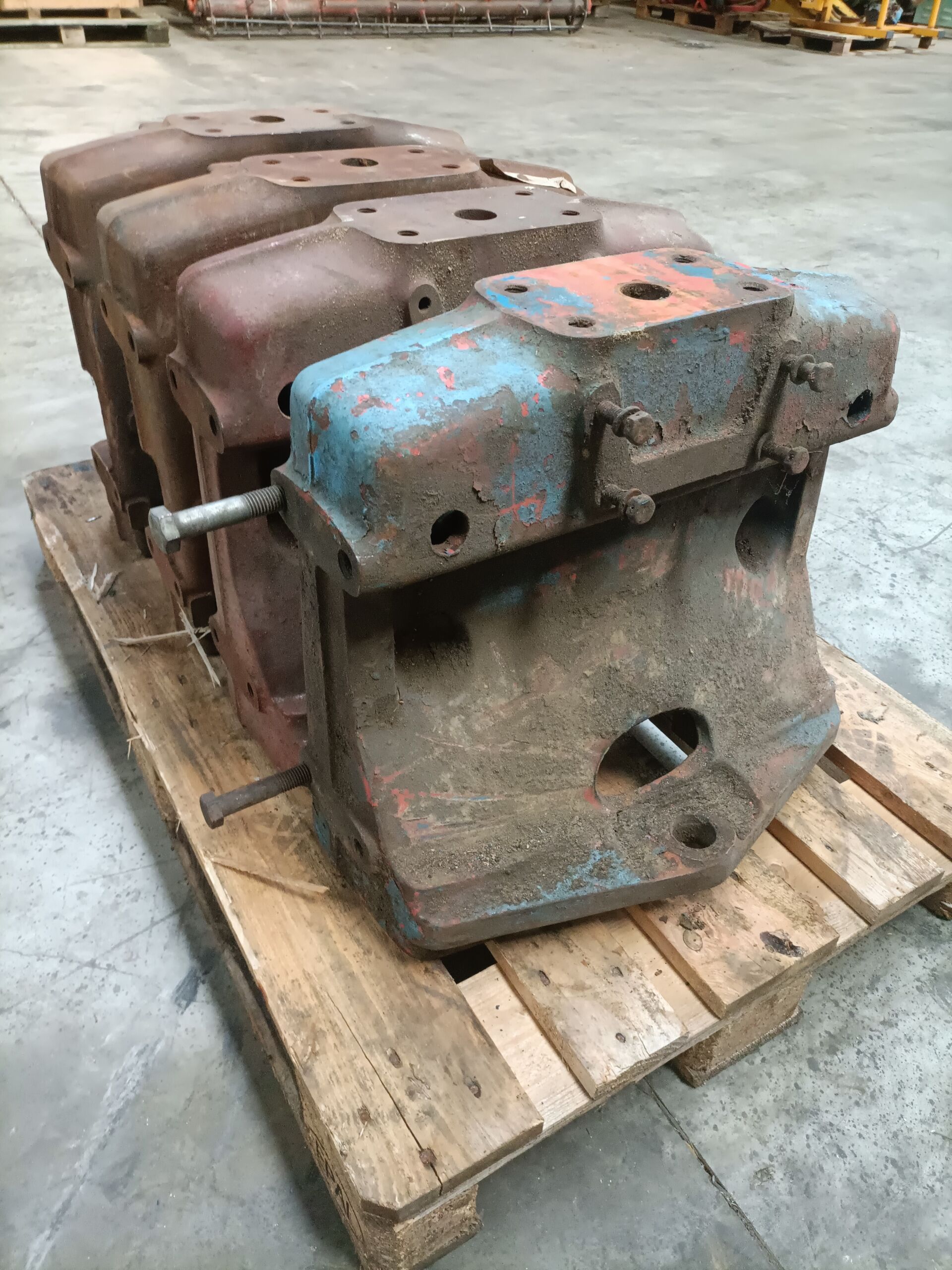 Ford Front Axle Support (13) - Beukeveld Exports BV