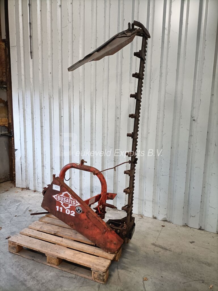 Busatis 1102 Double knife grass cutter - Beukeveld Exports BV