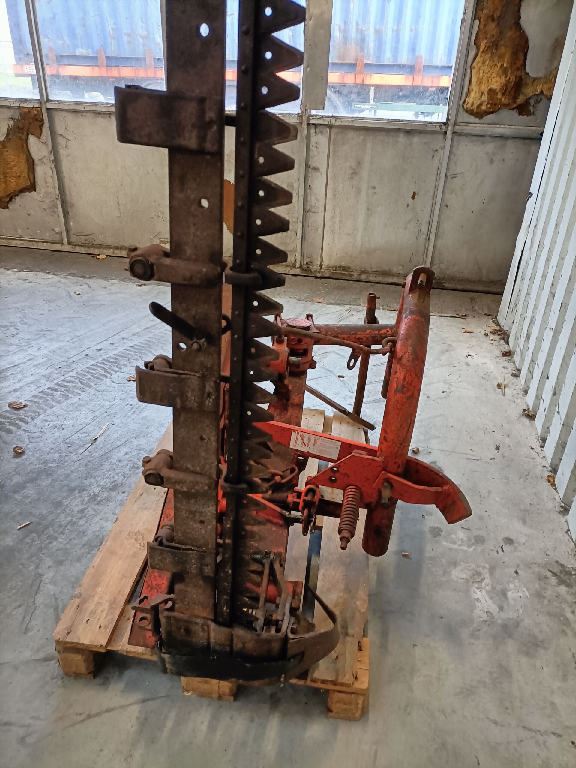 Busatis 1102 Double knife grass cutter - Beukeveld Exports BV