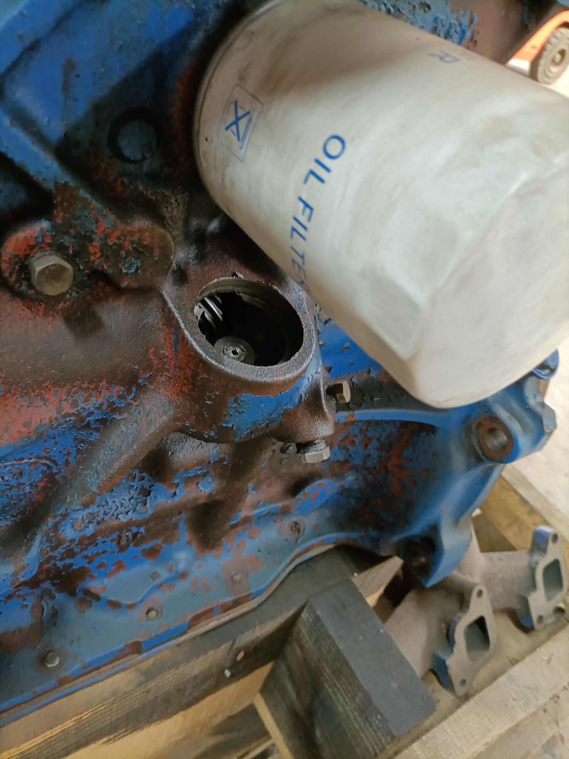 Overhauled Ford Engine E6NN 6015 (19) - Beukeveld Exports BV