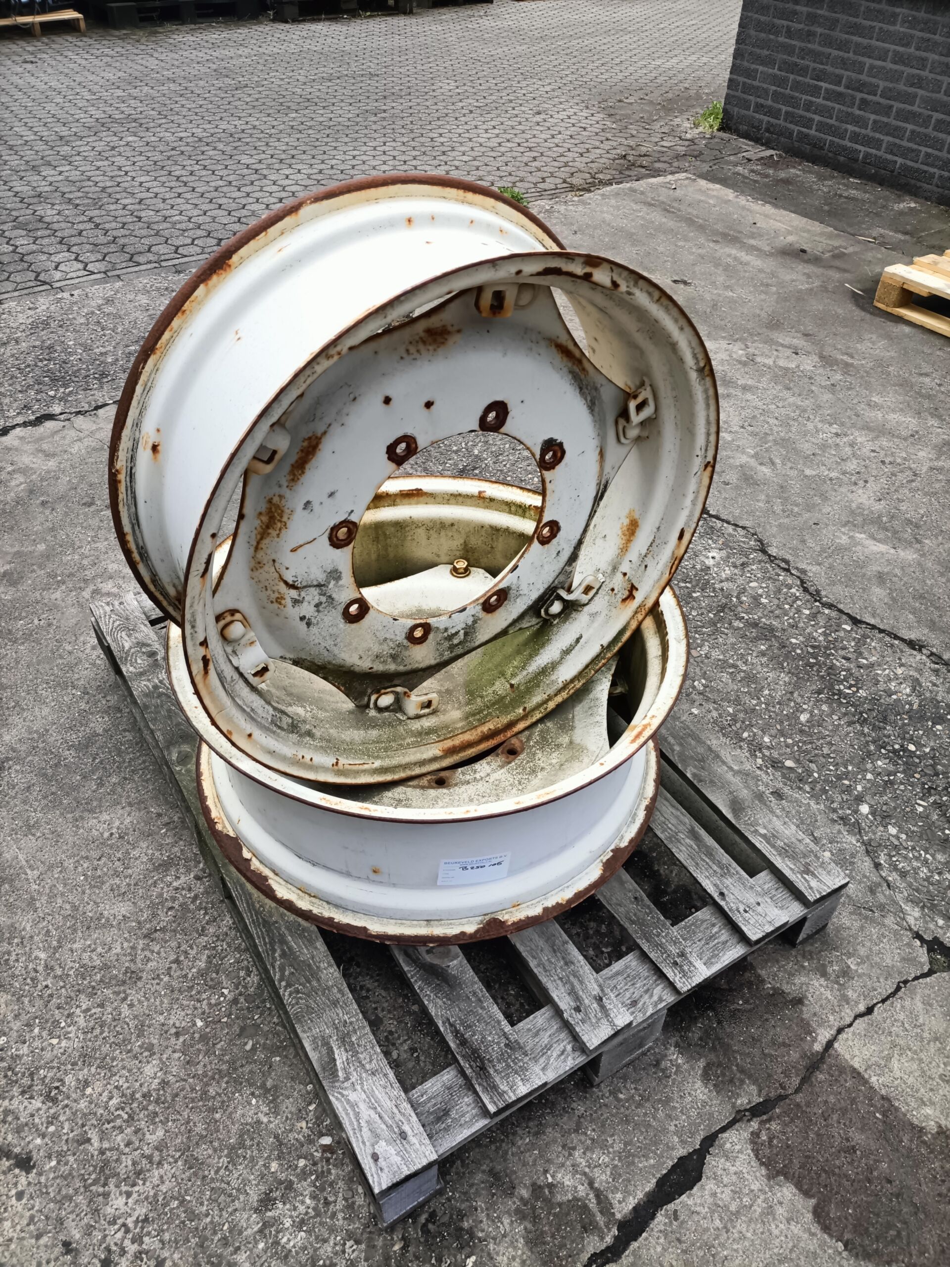 Used Rims 10x28 inch (2) - Beukeveld Exports BV