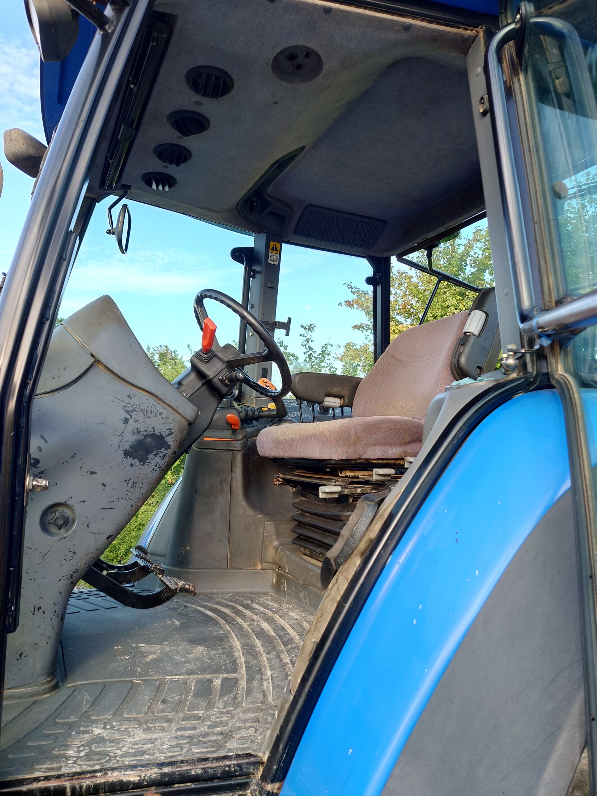 New Holland TM155 Range command (14) - Beukeveld Exports BV