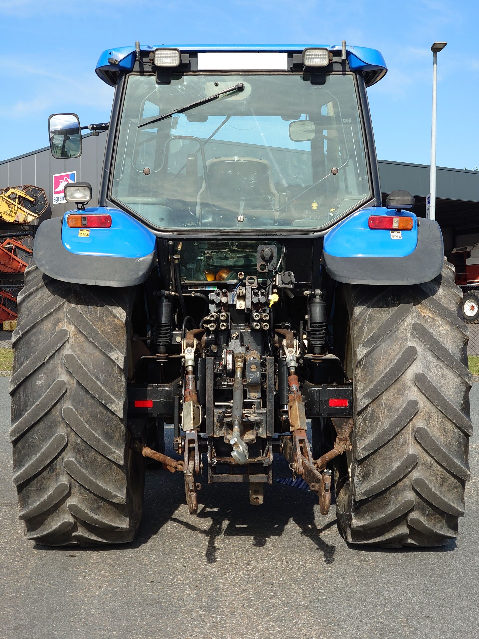 New Holland TM155 Range command (16) - Beukeveld Exports BV